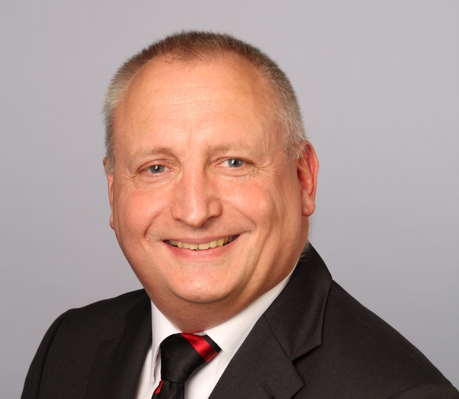 Dr. Ulf Stalmach wechselt zu Orontec - FARBE UND LACK